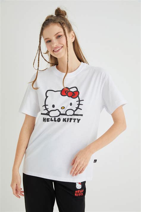 Lisanslı Baskılı Basic Beyaz T Shirt Relaxed Fiyatları 201525130 Flo