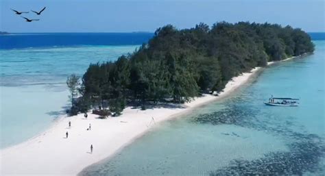 Wisata Karimunjawa 3 Hari 2 Malam Terbaik 08118787700