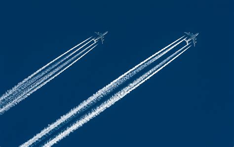 Soaring Skies Hd Passenger Plane Wallpaper