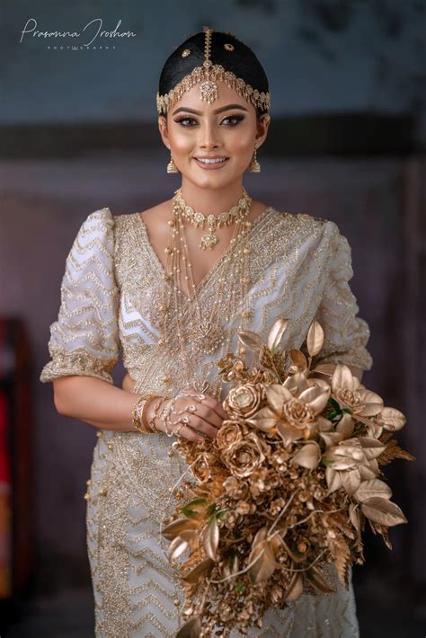 කොහොමද ඇය දිදුලන අපූරුව සුදීක්ෂා සුන්දර මනාලියක් වෙයි Photos Sudeeksha Samadhi Hiru