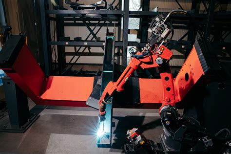 Unmanned Robot System With A 72 Pallet Buffer