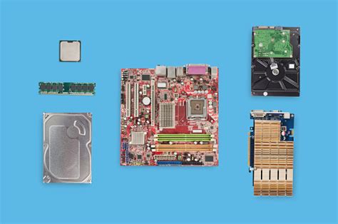 흩어져 컴퓨터 부품 마 더 보드 하드 디스크 드라이브 Ram 메모리 메인 프로세서 블루 테이블에 그래픽 카드 평면도 컴퓨터 수리