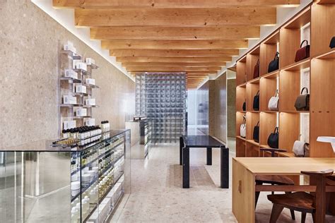Парфюмерия Byredo – где купить по самой выгодной цене, каталог духов от ...