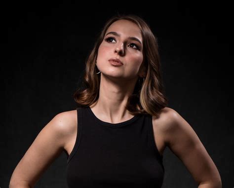 What Is Loop Lighting And How To Use It For Portrait Photos Petapixel