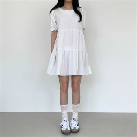 유즈 러블리무드 백 포인트 리본 미니 원피스