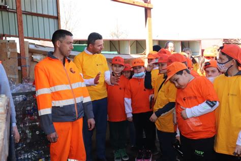 УЧЕНИЦИТЕ ОД „Ј Х ПЕСТАЛОЦИ“ ГО ПОСЕТИЈА ЦЕНТАРОТ ЗА СЕЛЕКЦИЈА НА ОТПАДОТ ВО КАРПОШ