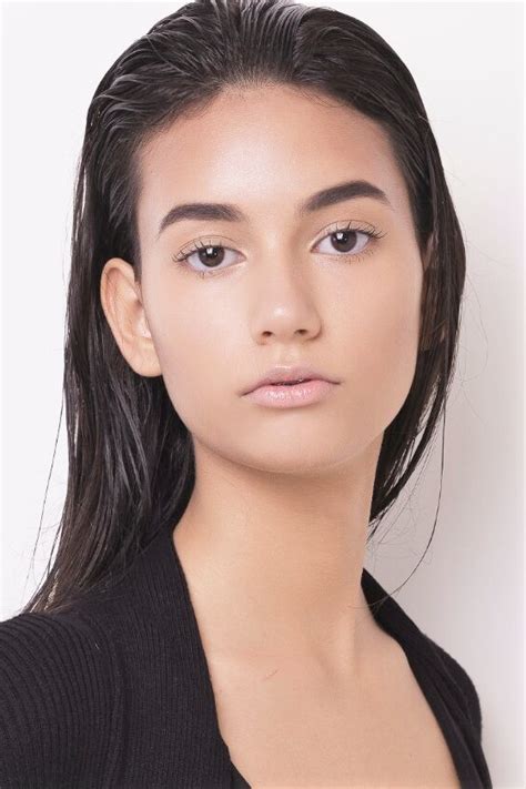 Eduarda B Quest Artists Models