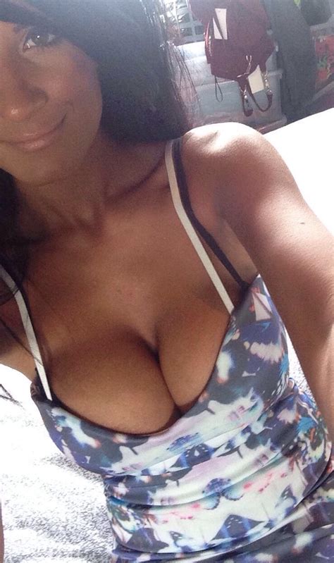 Smiling Tan Brunette Porn Pic Eporner