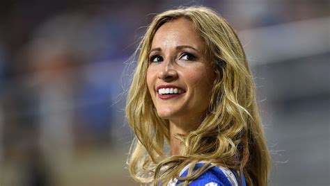Lions Cheerleaders Perform During 2016 Season
