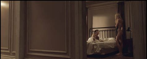 Naked Sara Mitich In Anon