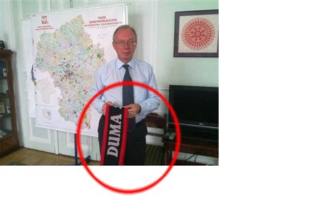 kibole pl to polscy fani i fanatycy sportu Wojewoda Kozłowski nieudolny urzędnik kibole