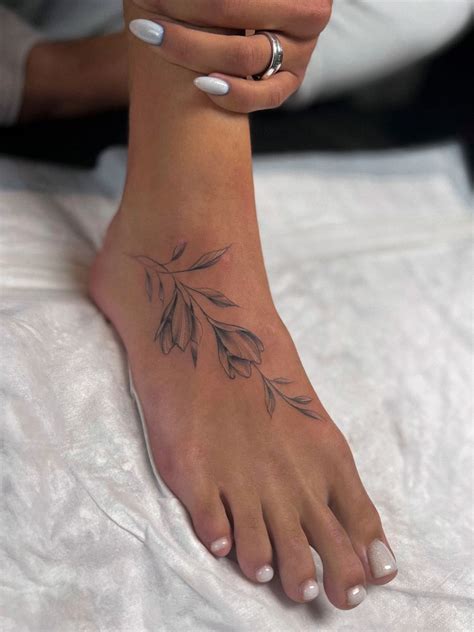 Top 35 Best Foot Tattoo Designs For Women Artofit