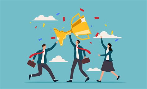 비즈니스에서 팀 성취 목표를 달성하기 위한 팀워크 세 명의 사업가가 우승 트로피를 축하합니다 비즈니스 성공 팀워크 및 성취