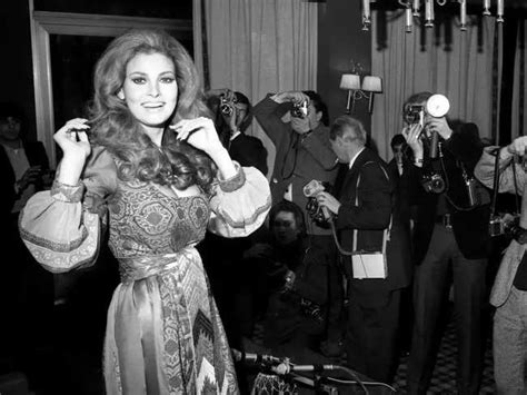 Raquel Welch Death News Raquel Welch Actress Who Reshaped Traditional Image Of Sex Symbol In
