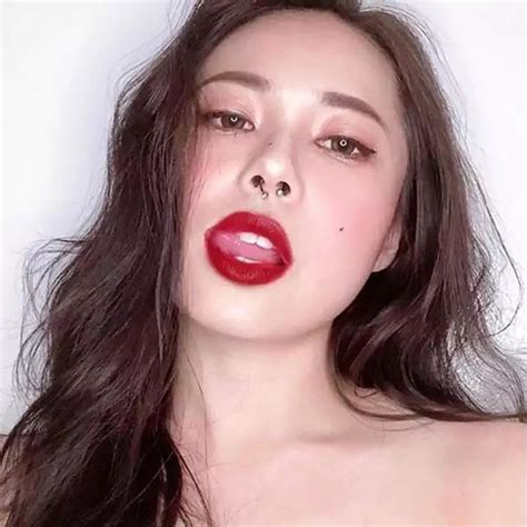 Son Mac Cremesheen 207 Dare You Màu Đỏ Lạnh Cổ Điển Vua Hàng Hiệu