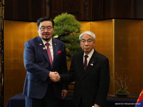 УИХ ын дарга Г Занданшатар Япон Улсын Парламентын Зөвлөхүүдийн танхимын дарга Х Оцүжи нар албан