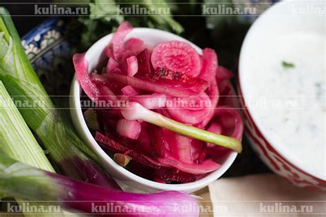 Маринованный лук с чесноком и свеклой – рецепт приготовления с фото от ...