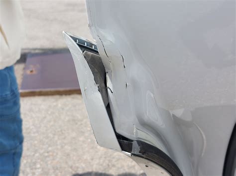 교통사고로 인한 대물처리 Ev6 운전석 뒷문 교체비용