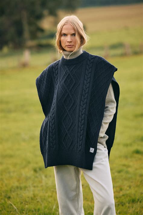 Dark Blue Ribbed Cashmere Poncho Lilly Linnea Lund