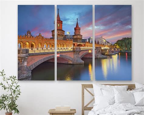 Модульная картина на холсте из трех частей Триптих Берлинский городской