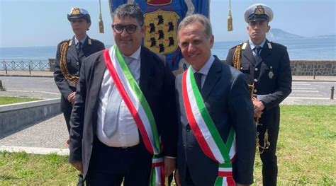 Eboli E Pozzuoli Unite In Un Gemellaggio Storico Culturalmente Connesse Dalla Figura Di Pietro