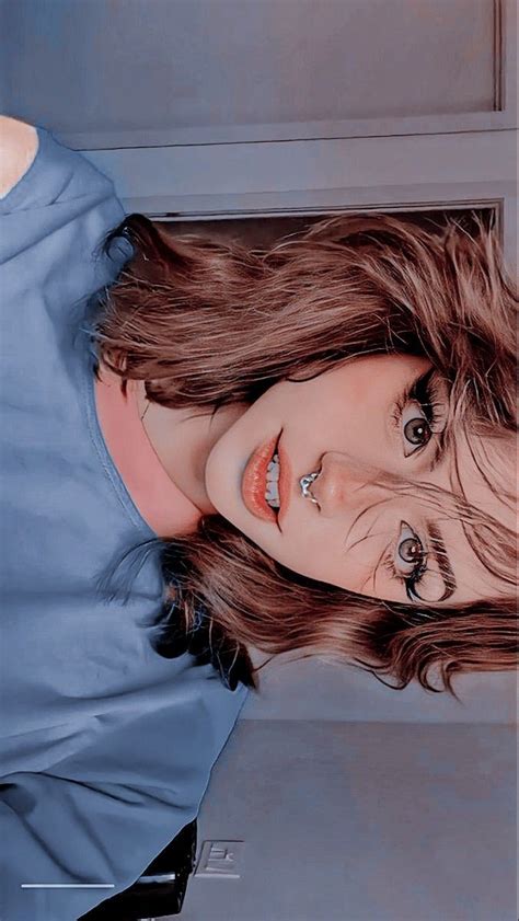Hannah Owo Aesthetic Wallpapers · 30 Backgrounds 😺💖🌈