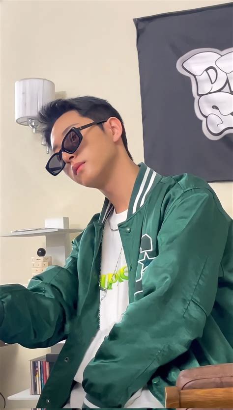 Dosen Killer [hyuckren] Pria Tampan Gambar Pacar Foto Kekasih