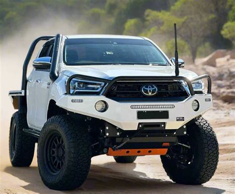 Muzzbar Toyota Hilux N80 2021 Bull Bar Offroad Creative