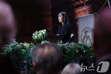 한강 노벨문학상 수상 언어를 다루는 문학은 모든 종류를 포함 뉴스1