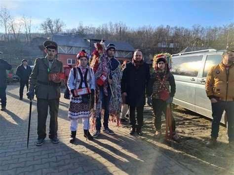 Senatorul Andrei Busuioc Impresionat De Tradițiile Pe Rit Vechi De La Dragomirești Foto Video