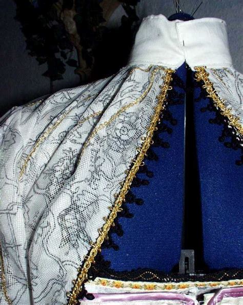 Partlet And Sleeves Naergi S Costuming Site