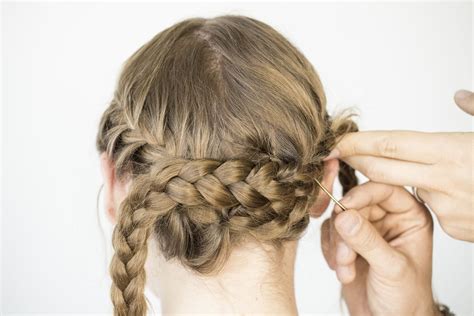 How To DIY A Romantic Braid Like This One On Minka Kelly Glamour