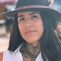 Stephanie Castillo Experienced Communication And Teaching Professional