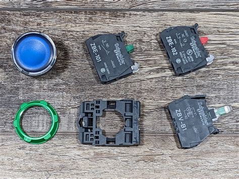 Introduction To The Lighted Pushbutton For Industrial Control Panels