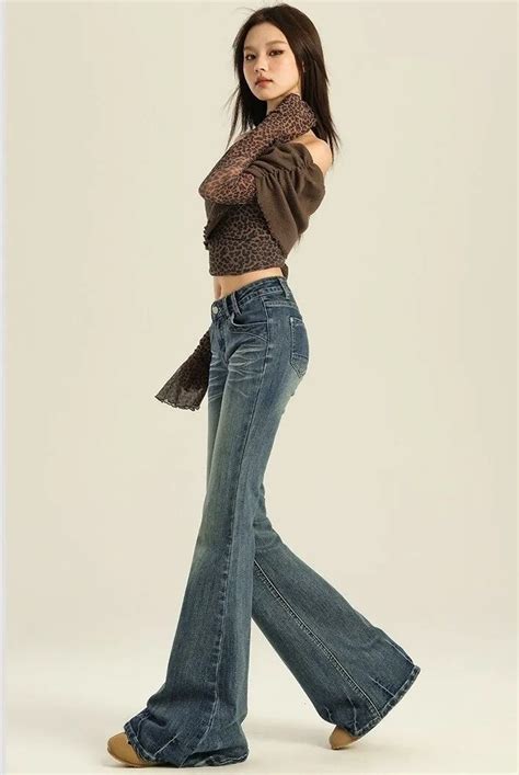 Blue Washed Flare Jeans Chaewon Le Sserafim Fashion Chingu
