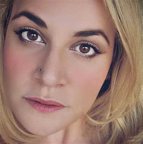 Devyn Pelter Virtual Assistant