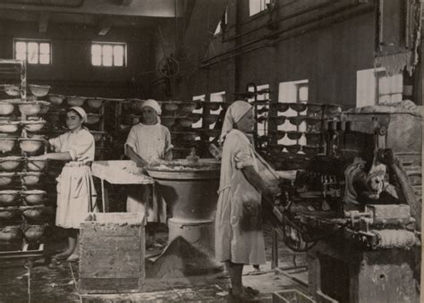 უცნობი ქუთაისი ქუთაისის პურის ქარხანა 1957 წელი წყარო ქუთაისის ფოტო კინო მატიანის მუზეუმი