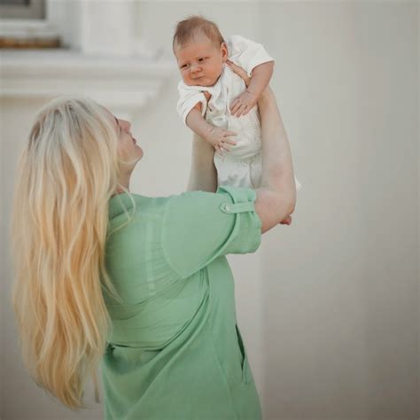 Как же замечательно что Мама может самостоятельно делать массаж своему Ребёнку 櫓 Именно Маме