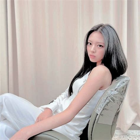 Pin By ぬ ٠ R𐐼jey͠a ׅ On ⻩ ⋆ Tzy Dress Wedding Dress Itzy