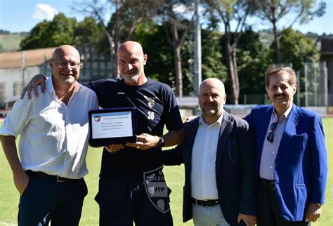 Il Commosso Saluto Cremisi A Mario Lazzari Youtvrs