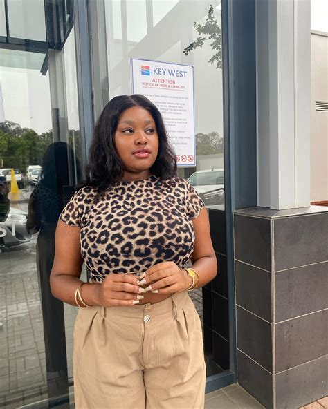 Oshun Tetelo Yzelle Yzellem • Instagram Photos And Videos