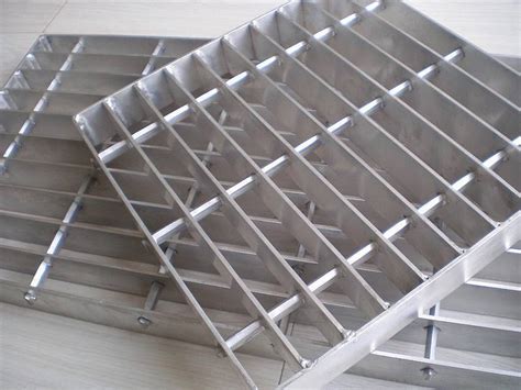Swaged Grating Cross Bar Insert Pre Punched Hole Of Bearing Bar