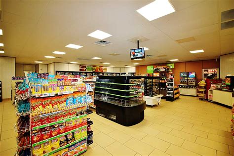 7 Eleven Los Angeles Interior Convenience Store Los Angeles Design