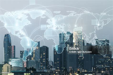 로스 앤젤레스 도시 경관 배경 세계화 개념에 연결 추상 그래픽 디지털 세계지도 홀로그램 다중 노출 0명에 대한 스톡 사진 및 기타 이미지 Istock