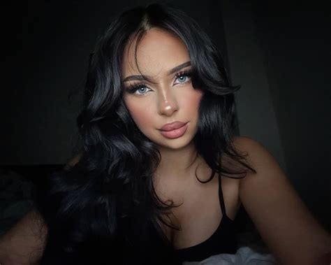 Cute Selfie Of Meee Black Hair Blue Eyes Girl Black Hair Blue