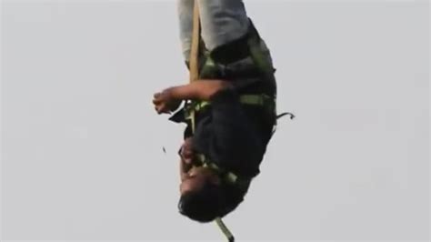 This Guy Solved A Rubik S Cube While Hanging Upside Down Video