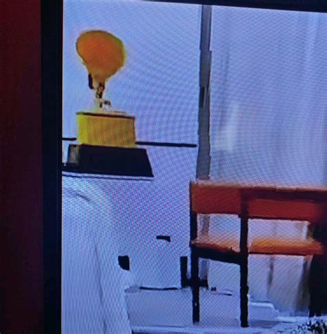 L On Twitter Poor Cake Been There Since Checks Date 3 Years🥺