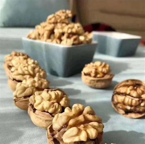 Bulk Paper Shell Walnut Kernels In Shell Natural Color Xinfu Kernel Xi