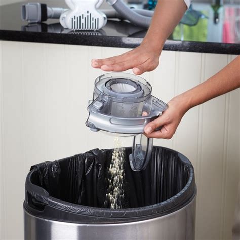 18V Lithium-ion dustbuster® Flexi Hand Vacuum - PD1820L | BLACK+DECKER