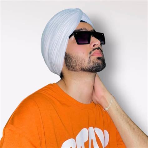 H A R S H U U Harshdevsingh • Threads Say More